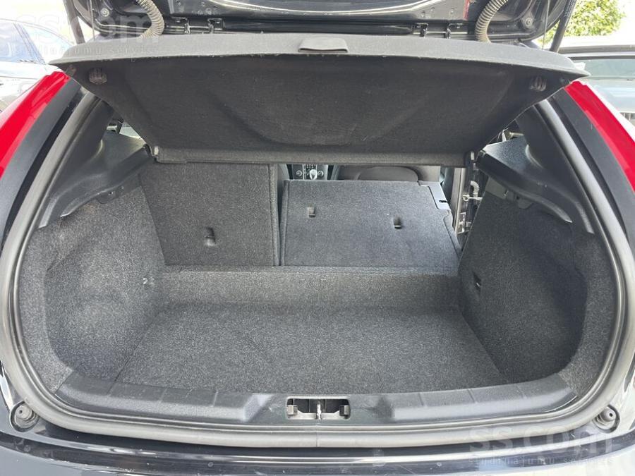Melns Volvo V40 2013 Talsi, ar dzinēja tilpumu 1.60 L un nobraukumu 263 tūkst. km par 4700 €, foto 6 vietnē AUTOMOTO.COM.LV