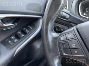 Melns Volvo V40 2013 Talsi, ar dzinēja tilpumu 1.60 L un nobraukumu 263 tūkst. km par 4700 €, foto 14 vietnē AUTOMOTO.COM.LV