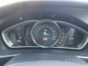 Melns Volvo V40 2013 Talsi, ar dzinēja tilpumu 1.60 L un nobraukumu 263 tūkst. km par 4700 €, foto 15 vietnē AUTOMOTO.COM.LV