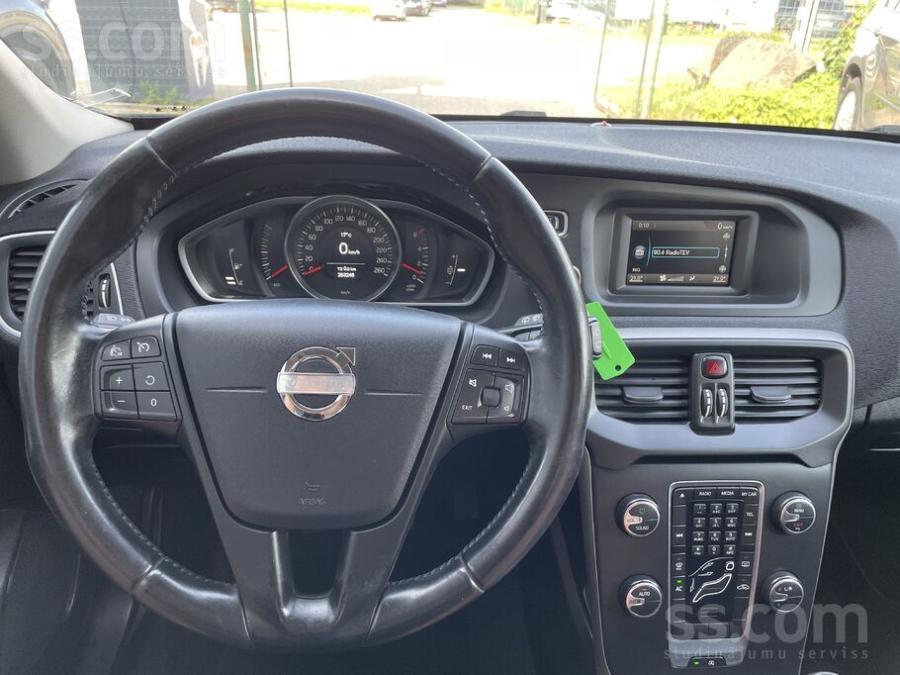 Melns Volvo V40 2013 Talsi, ar dzinēja tilpumu 1.60 L un nobraukumu 263 tūkst. km par 4700 €, foto 17 vietnē AUTOMOTO.COM.LV