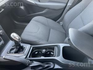 Melns Volvo V40 2013 Talsi, ar dzinēja tilpumu 1.60 L un nobraukumu 263 tūkst. km par 4700 €, foto 20 vietnē AUTOMOTO.COM.LV