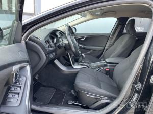 Melns Volvo V40 2013 Talsi, ar dzinēja tilpumu 1.60 L un nobraukumu 263 tūkst. km par 4700 €, foto 21 vietnē AUTOMOTO.COM.LV