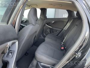 Melns Volvo V40 2013 Talsi, ar dzinēja tilpumu 1.60 L un nobraukumu 263 tūkst. km par 4700 €, foto 22 vietnē AUTOMOTO.COM.LV