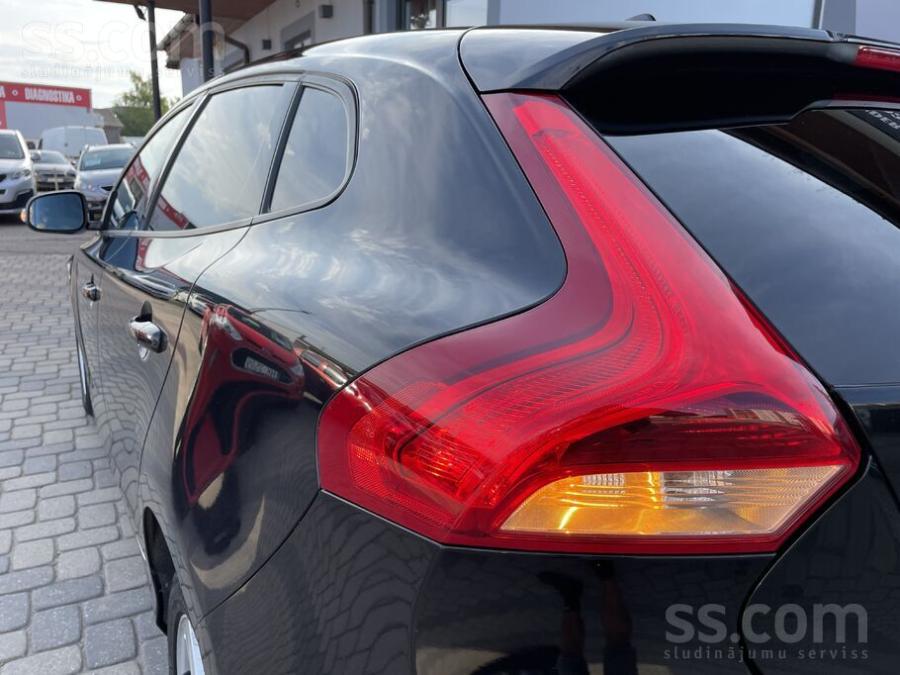 Melns Volvo V40 2013 Talsi, ar dzinēja tilpumu 1.60 L un nobraukumu 263 tūkst. km par 4700 €, foto 23 vietnē AUTOMOTO.COM.LV