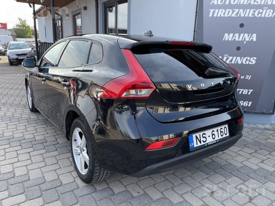Melns Volvo V40 2013 Talsi, ar dzinēja tilpumu 1.60 L un nobraukumu 263 tūkst. km par 4700 €, foto 26 vietnē AUTOMOTO.COM.LV