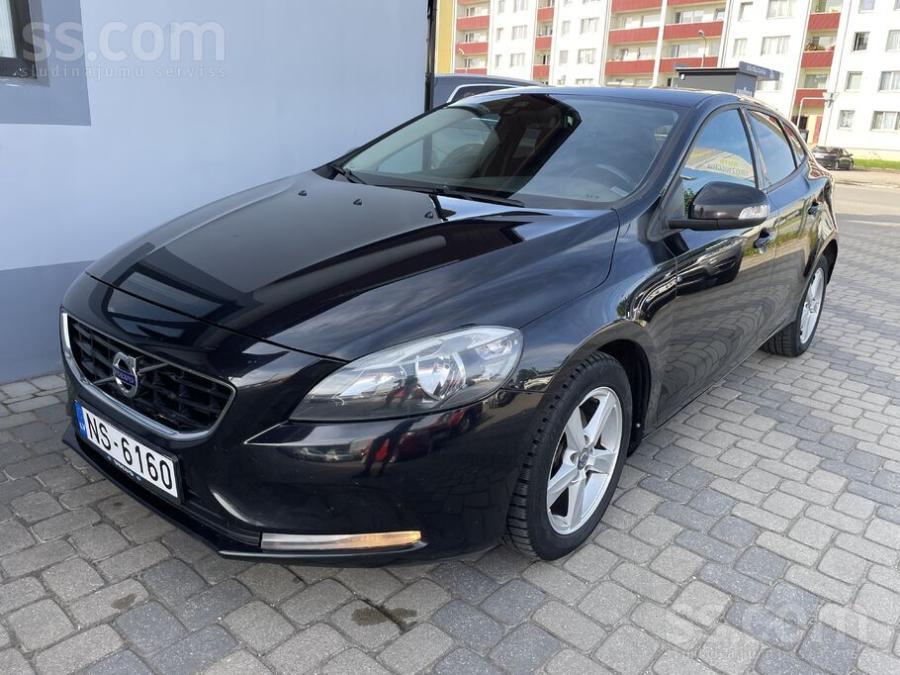 Melns Volvo V40 2013 Talsi, ar dzinēja tilpumu 1.60 L un nobraukumu 263 tūkst. km par 4700 €, foto 28 vietnē AUTOMOTO.COM.LV