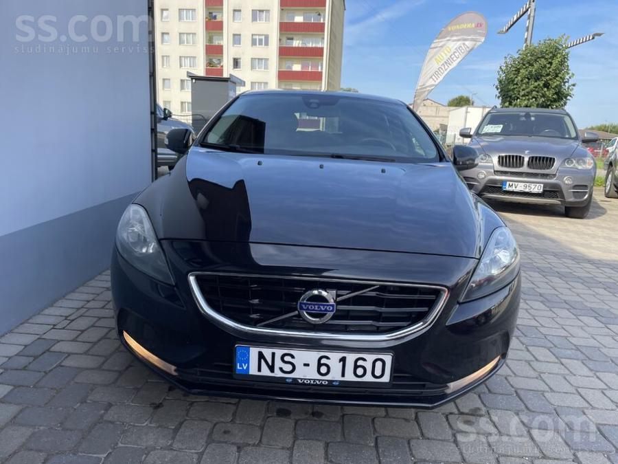 Melns Volvo V40 2013 Talsi, ar dzinēja tilpumu 1.60 L un nobraukumu 263 tūkst. km par 4700 €, foto 29 vietnē AUTOMOTO.COM.LV
