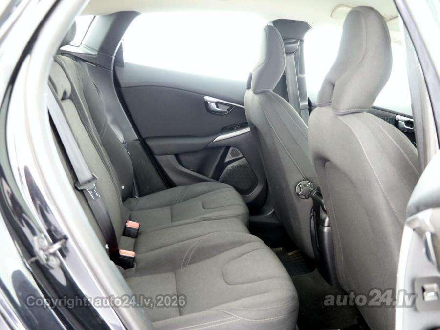 Melns Volvo V40 2013 Tallina, ar dzinēja tilpumu 1.60 L un nobraukumu 348 tūkst. km par 3799 €, foto 8 vietnē AUTOMOTO.COM.LV