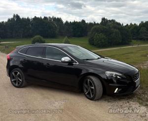 Melns Volvo V40 2013 Tallina, ar dzinēja tilpumu 1.60 L un nobraukumu 300 tūkst. km par 7500 €, foto 3 vietnē AUTOMOTO.COM.LV