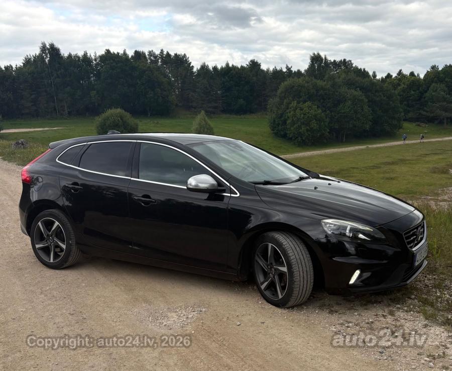 Melns Volvo V40 2013 Tallina, ar dzinēja tilpumu 1.60 L un nobraukumu 300 tūkst. km par 7500 €, foto 3 vietnē AUTOMOTO.COM.LV