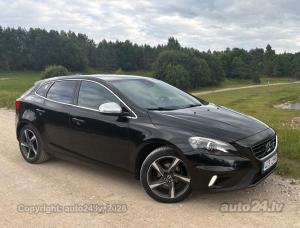 Melns Volvo V40 2013 Tallina, ar dzinēja tilpumu 1.60 L un nobraukumu 300 tūkst. km par 7500 €, foto 5 vietnē AUTOMOTO.COM.LV