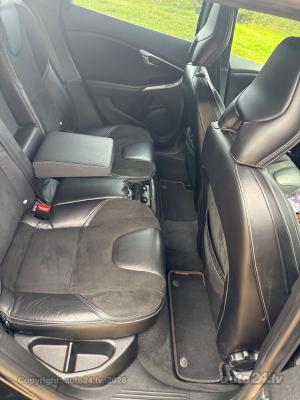 Melns Volvo V40 2013 Tallina, ar dzinēja tilpumu 1.60 L un nobraukumu 300 tūkst. km par 7500 €, foto 12 vietnē AUTOMOTO.COM.LV