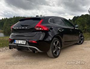 Melns Volvo V40 2013 Tallina, ar dzinēja tilpumu 1.60 L un nobraukumu 300 tūkst. km par 7500 €, foto 13 vietnē AUTOMOTO.COM.LV
