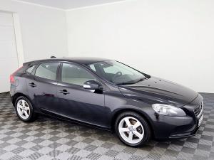 Black Volvo V40 2013 in Tallinn, with an engine capacity of 1.60 L and mileage of 348 thousand km for 3799 €, photo  on AUTOMOTO.COM.LV