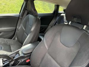 Black Volvo V40 2013 in Alytus, with an engine capacity of 1.60 L and mileage of 294 thousand km for 3950 €, photo 9 on AUTOMOTO.COM.LV