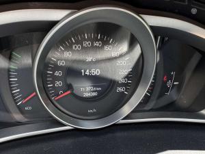 Black Volvo V40 2013 in Alytus, with an engine capacity of 1.60 L and mileage of 294 thousand km for 3950 €, photo 24 on AUTOMOTO.COM.LV