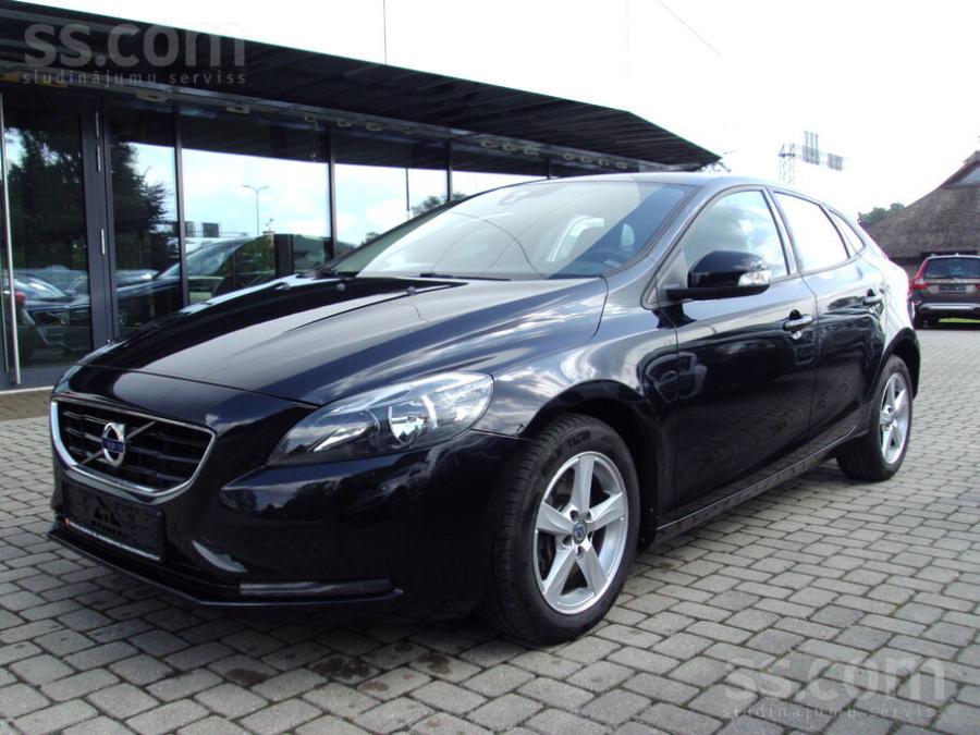 Melns Volvo V40 2013 Rīga, ar dzinēja tilpumu 2.00 L un nobraukumu 195 tūkst. km par 7800 €, foto 1 vietnē AUTOMOTO.COM.LV