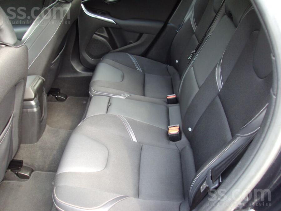 Melns Volvo V40 2013 Rīga, ar dzinēja tilpumu 2.00 L un nobraukumu 195 tūkst. km par 7800 €, foto 6 vietnē AUTOMOTO.COM.LV