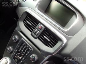 Melns Volvo V40 2013 Rīga, ar dzinēja tilpumu 2.00 L un nobraukumu 195 tūkst. km par 7800 €, foto 8 vietnē AUTOMOTO.COM.LV