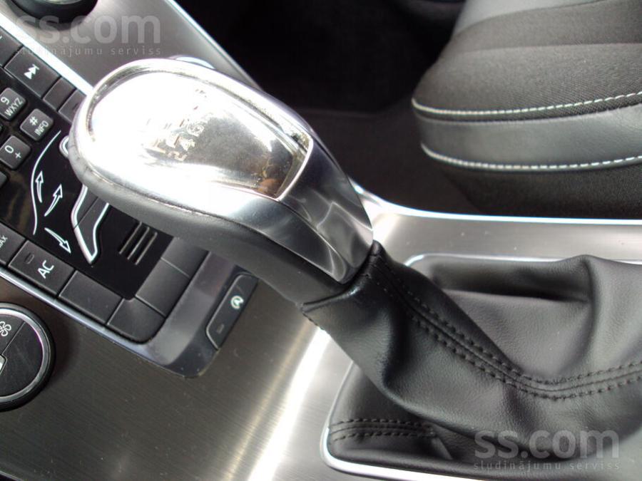 Melns Volvo V40 2013 Rīga, ar dzinēja tilpumu 2.00 L un nobraukumu 195 tūkst. km par 7800 €, foto 10 vietnē AUTOMOTO.COM.LV