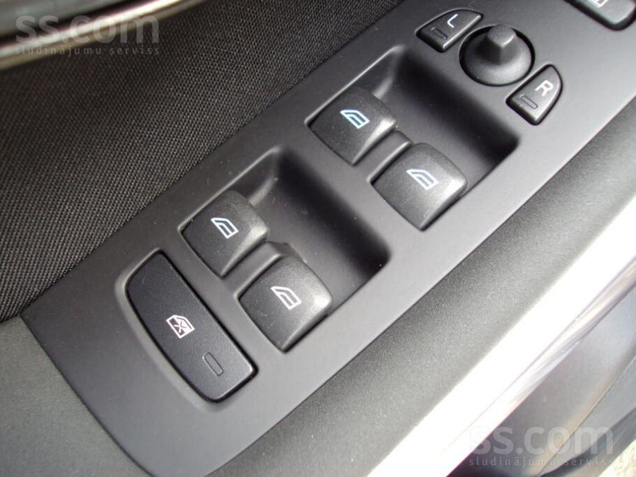 Melns Volvo V40 2013 Rīga, ar dzinēja tilpumu 2.00 L un nobraukumu 195 tūkst. km par 7800 €, foto 13 vietnē AUTOMOTO.COM.LV