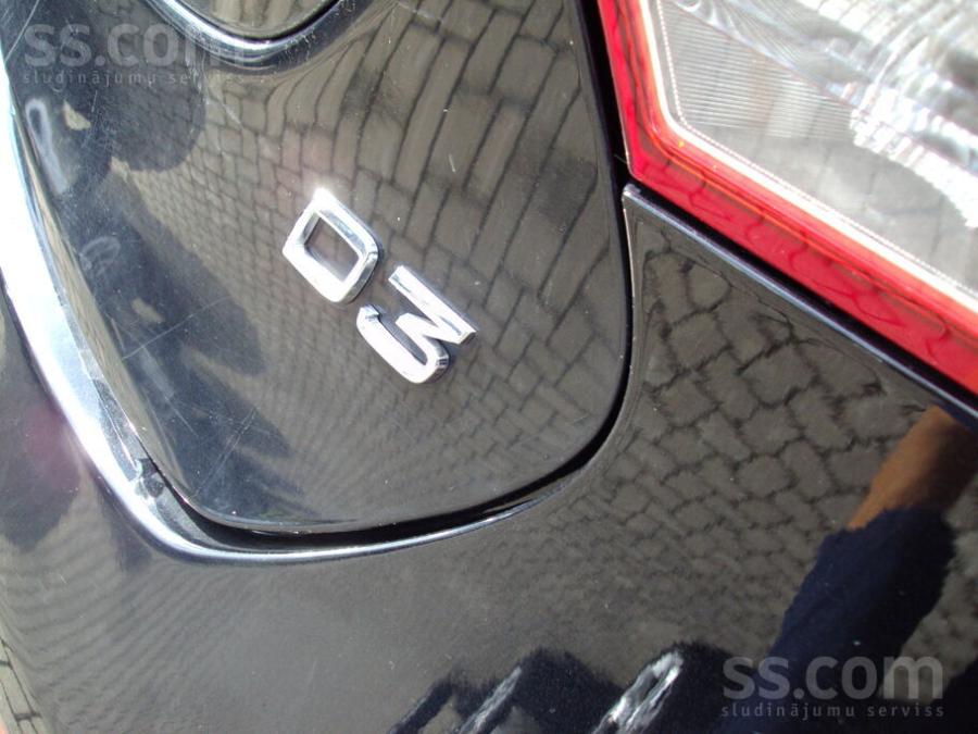 Melns Volvo V40 2013 Rīga, ar dzinēja tilpumu 2.00 L un nobraukumu 195 tūkst. km par 7800 €, foto 14 vietnē AUTOMOTO.COM.LV