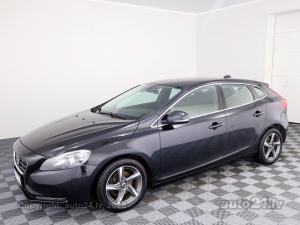 Black Volvo V40 2013 in Tallinn, with an engine capacity of 1.60 L and mileage of 316 thousand km for 3499 €, photo 3 on AUTOMOTO.COM.LV
