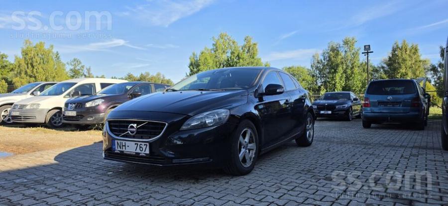 Melns Volvo V40 2013 Valmiera, ar dzinēja tilpumu 1.60 L un nobraukumu 314 tūkst. km par 4250 €, foto 7 vietnē AUTOMOTO.COM.LV