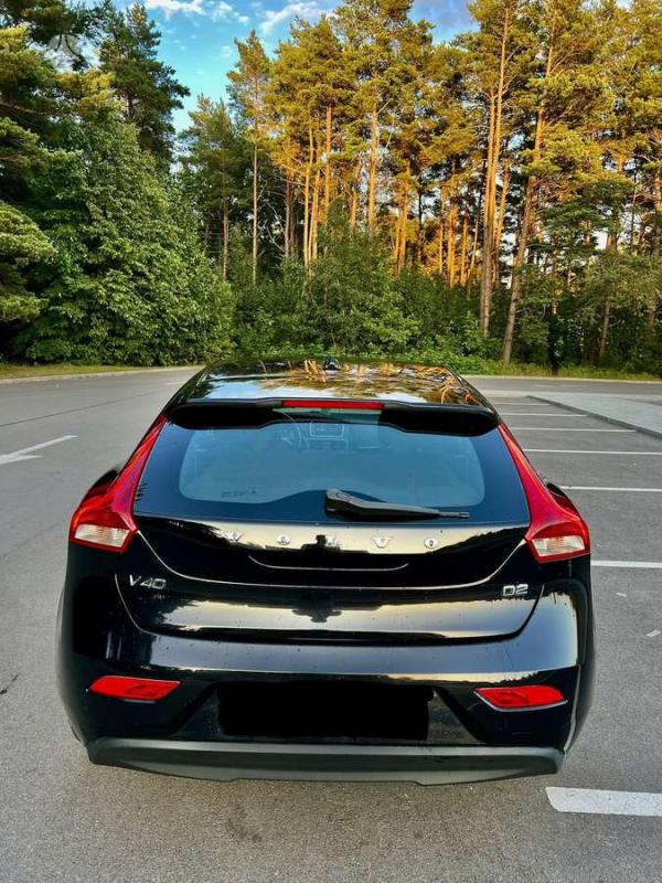 Volvo V40 2013 in Palanga on AUTOMOTO.COM.LV Black Volvo V40 2013 in Palanga, with an engine capacity of 1.60 L and mileage of 280 thousand km for 4550 €, photo 5 on AUTOMOTO.COM.LV