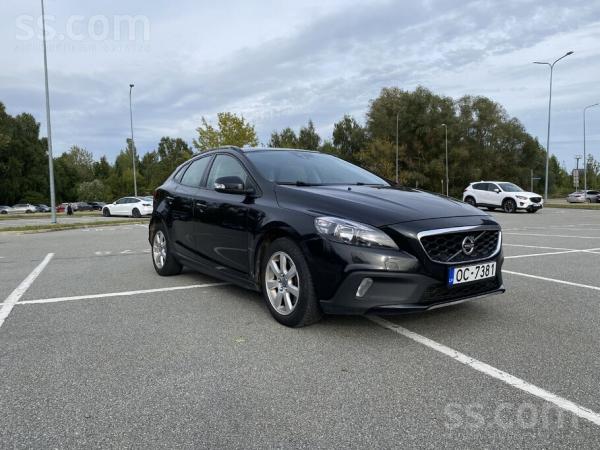 Melns Volvo V40 2013 Rīga, ar dzinēja tilpumu 1.60 L un nobraukumu 279 tūkst. km par 5650 €, foto 1 vietnē AUTOMOTO.COM.LV