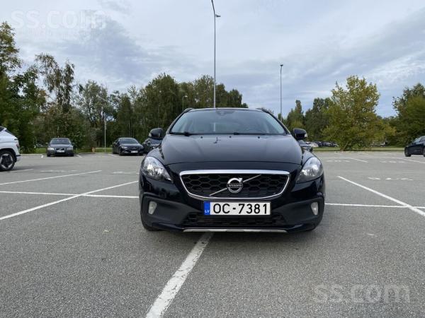Melns Volvo V40 2013 Rīga, ar dzinēja tilpumu 1.60 L un nobraukumu 279 tūkst. km par 5650 €, foto 3 vietnē AUTOMOTO.COM.LV