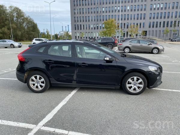 Melns Volvo V40 2013 Rīga, ar dzinēja tilpumu 1.60 L un nobraukumu 279 tūkst. km par 5650 €, foto 9 vietnē AUTOMOTO.COM.LV