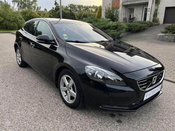 Черный Вольво В40 2013 в Ширвинтос, объемом двигателя 1.56 л и пробегом 287 тыс. км за 5750 €, фото 8 на AUTOMOTO.COM.LV