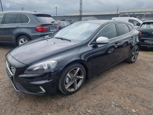 Melns Volvo V40 2013 Kauņa, ar dzinēja tilpumu 1.56 L un nobraukumu 270 tūkst. km par 5750 €, foto  vietnē AUTOMOTO.COM.LV