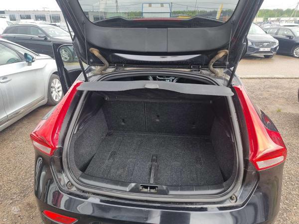 Melns Volvo V40 2013 Kauņa, ar dzinēja tilpumu 1.56 L un nobraukumu 270 tūkst. km par 5750 €, foto 11 vietnē AUTOMOTO.COM.LV