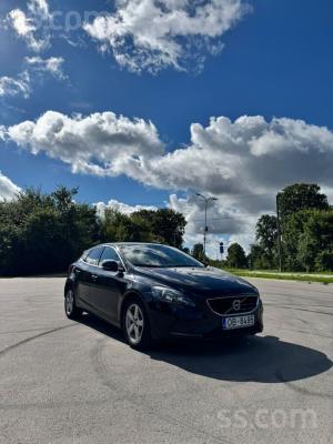 Melns Volvo V40 2013 Rīga, ar dzinēja tilpumu 2.00 L un nobraukumu 265 tūkst. km par 6500 €, foto 3 vietnē AUTOMOTO.COM.LV