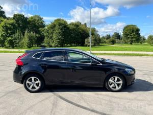 Melns Volvo V40 2013 Rīga, ar dzinēja tilpumu 2.00 L un nobraukumu 265 tūkst. km par 6500 €, foto 6 vietnē AUTOMOTO.COM.LV