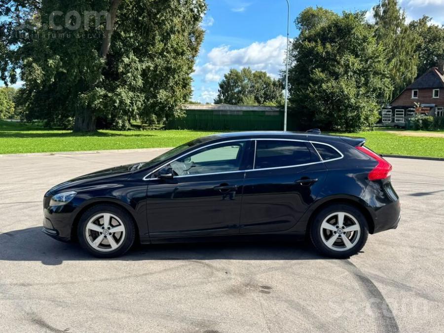 Melns Volvo V40 2013 Rīga, ar dzinēja tilpumu 2.00 L un nobraukumu 265 tūkst. km par 6500 €, foto 7 vietnē AUTOMOTO.COM.LV