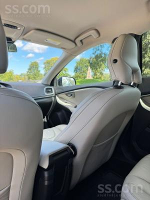 Melns Volvo V40 2013 Rīga, ar dzinēja tilpumu 2.00 L un nobraukumu 265 tūkst. km par 6500 €, foto 11 vietnē AUTOMOTO.COM.LV