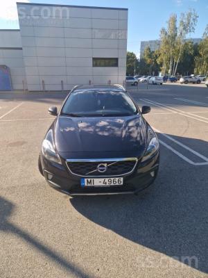 Melns Volvo V40 2013 Rīga, ar dzinēja tilpumu 2.00 L un nobraukumu 221 tūkst. km par 7500 €, foto 1 vietnē AUTOMOTO.COM.LV