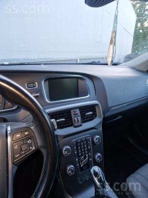 Melns Volvo V40 2013 Rīga, ar dzinēja tilpumu 2.00 L un nobraukumu 221 tūkst. km par 7500 €, foto 6 vietnē AUTOMOTO.COM.LV