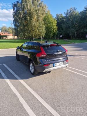 Melns Volvo V40 2013 Rīga, ar dzinēja tilpumu 2.00 L un nobraukumu 221 tūkst. km par 7500 €, foto 10 vietnē AUTOMOTO.COM.LV