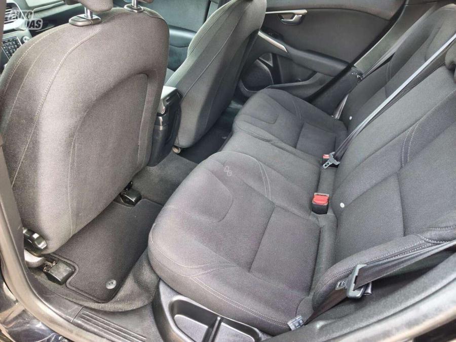 Черный Вольво В40 2013 в Шяуляй, объемом двигателя 1.60 л и пробегом 258 тыс. км за 4200 €, фото 15 на AUTOMOTO.COM.LV