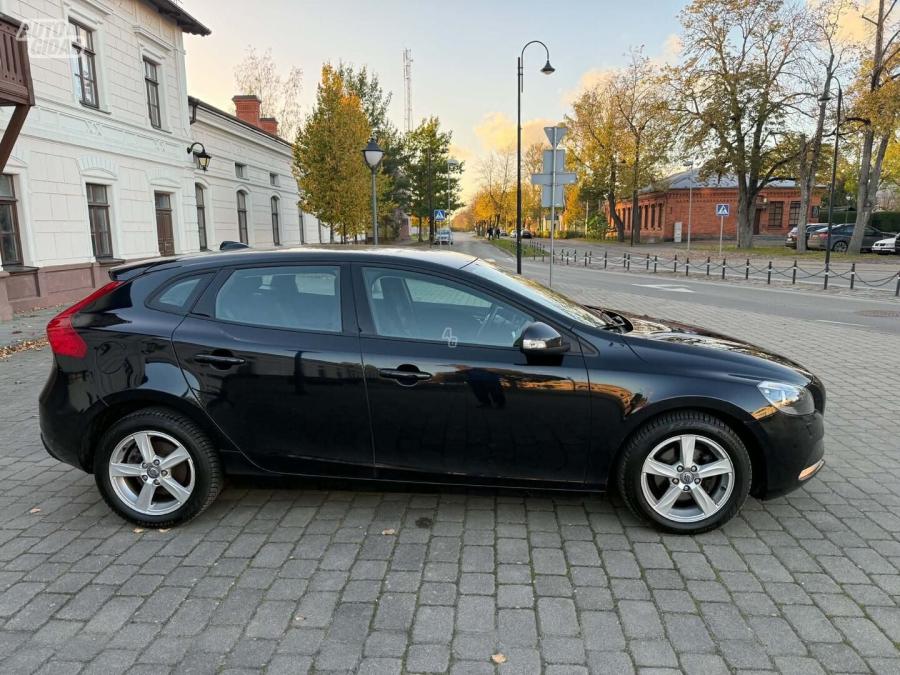 Melns Volvo V40 2013 Mažeikiai, ar dzinēja tilpumu 1.60 L un nobraukumu 223 tūkst. km par 4950 €, foto 8 vietnē AUTOMOTO.COM.LV