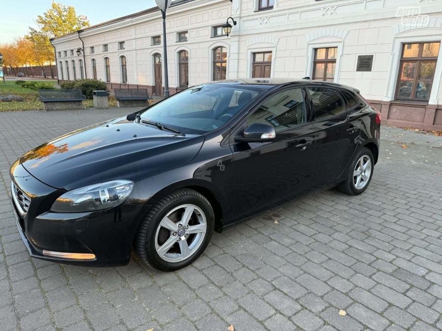 Melns Volvo V40 2013 Mažeikiai, ar dzinēja tilpumu 1.60 L un nobraukumu 223 tūkst. km par 4950 €, foto 16 vietnē AUTOMOTO.COM.LV
