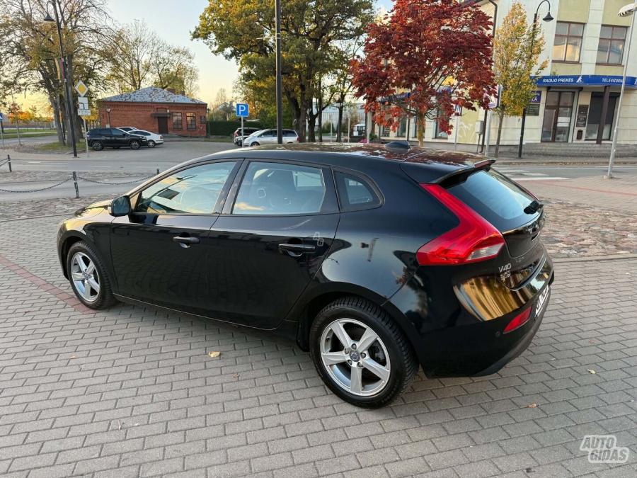 Melns Volvo V40 2013 Mažeikiai, ar dzinēja tilpumu 1.60 L un nobraukumu 223 tūkst. km par 4950 €, foto 18 vietnē AUTOMOTO.COM.LV