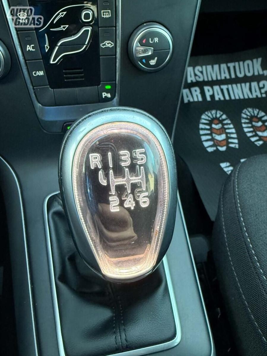 Melns Volvo V40 2013 Mažeikiai, ar dzinēja tilpumu 1.60 L un nobraukumu 223 tūkst. km par 4950 €, foto 23 vietnē AUTOMOTO.COM.LV