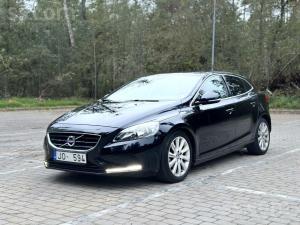 Melns Volvo V40 2013 Rīga, ar dzinēja tilpumu 1.60 L un nobraukumu 268 tūkst. km par 6400 €, foto  vietnē AUTOMOTO.COM.LV