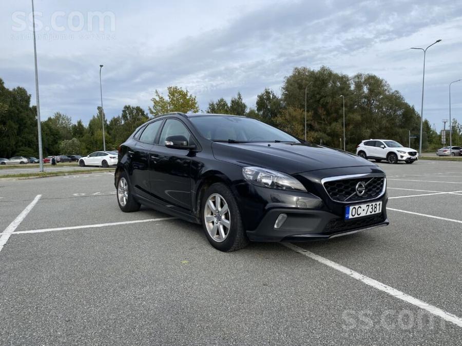 Melns Volvo V40 2013 Rīga, ar dzinēja tilpumu 1.60 L un nobraukumu 281 tūkst. km par 5250 €, foto 1 vietnē AUTOMOTO.COM.LV