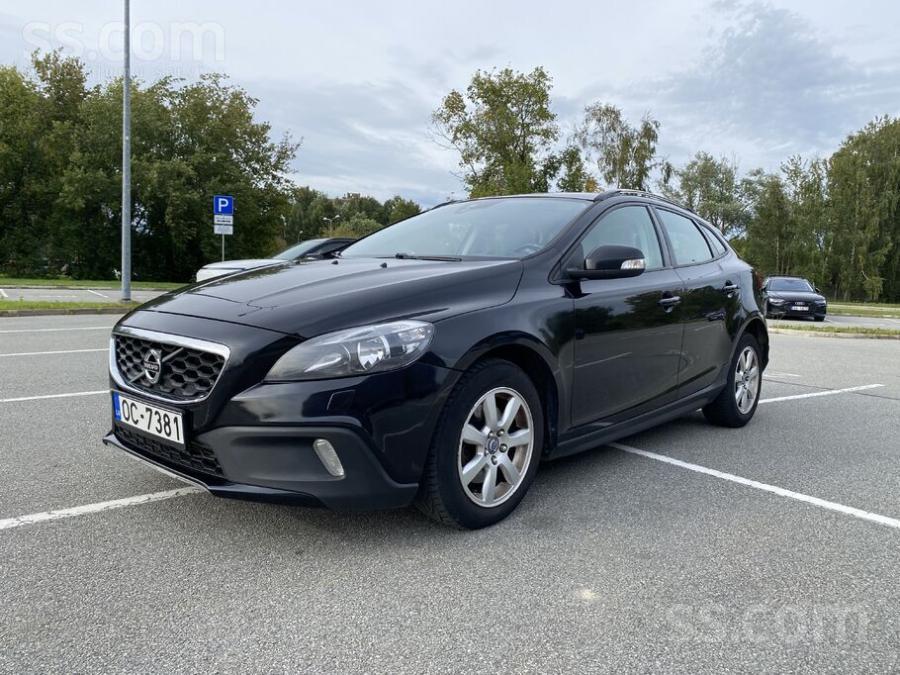 Melns Volvo V40 2013 Rīga, ar dzinēja tilpumu 1.60 L un nobraukumu 281 tūkst. km par 5250 €, foto 4 vietnē AUTOMOTO.COM.LV
